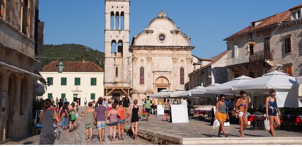 Dalmatian-paradise-8-days-lower-deck-cabin-deluxe-superior : SITA world Tours